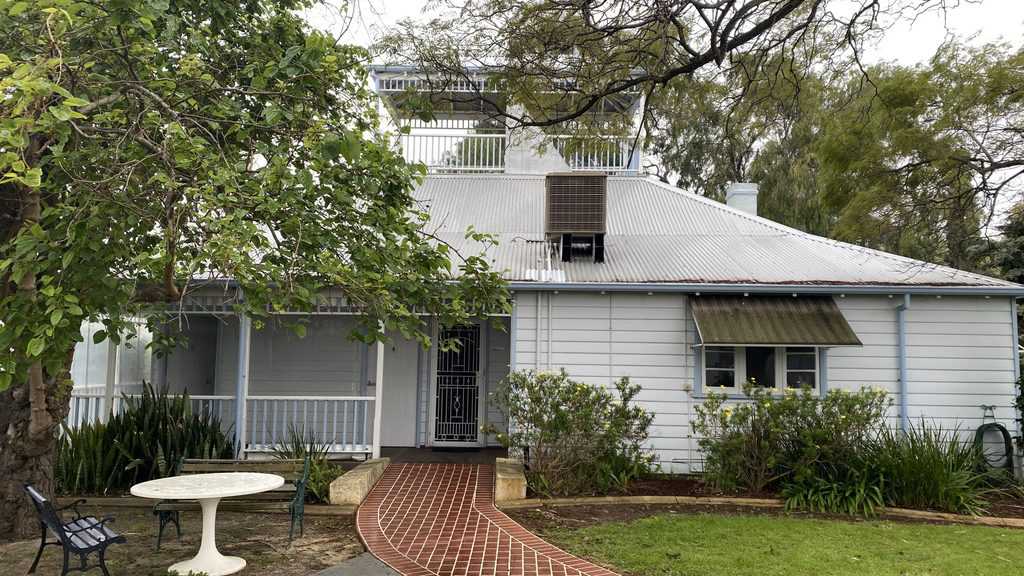 Creative Community. Ellis House Art Centre.