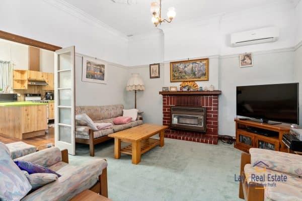 19 Gilbert Street Bayswater WA 1940's River Precinct Home.